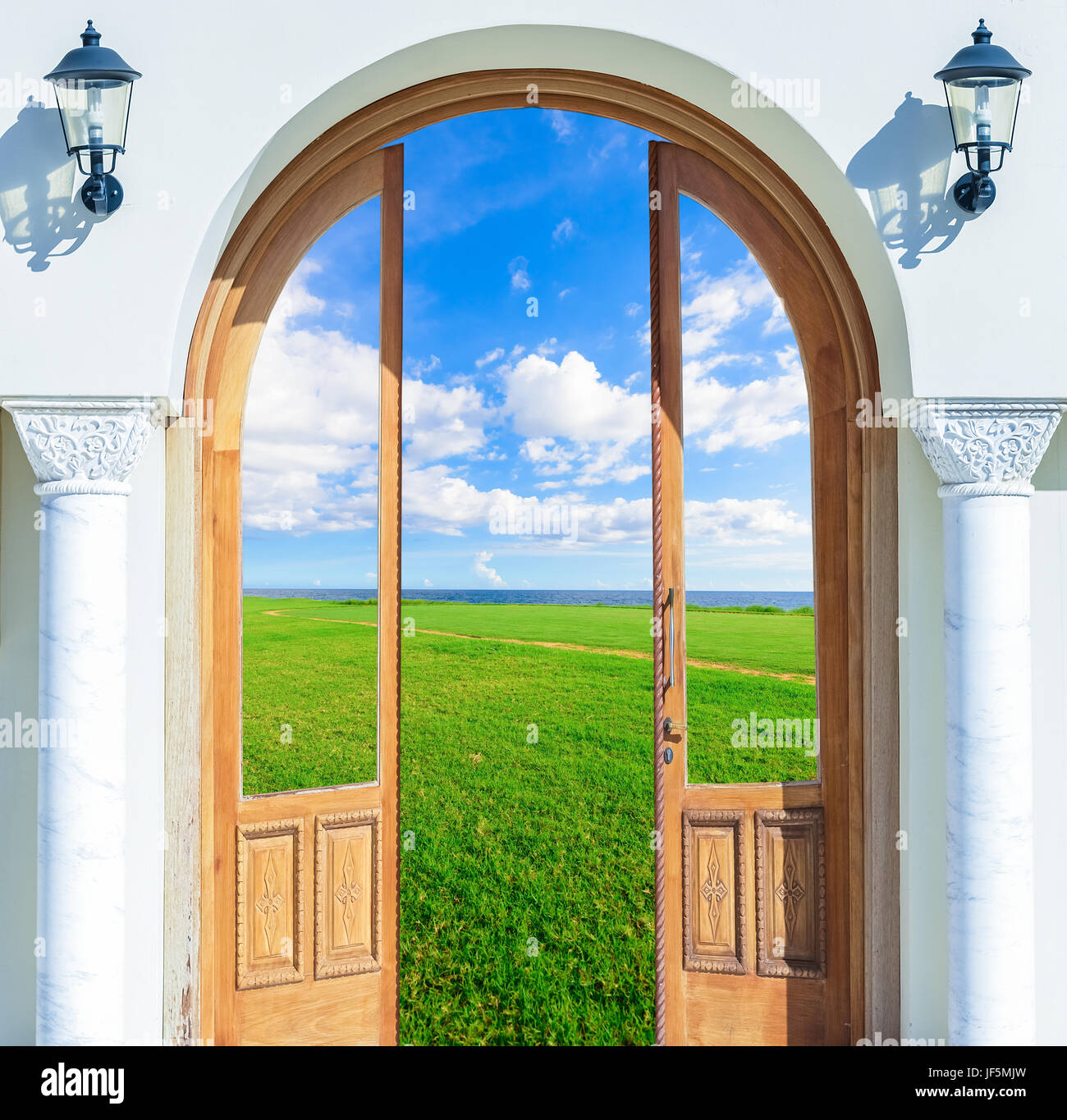 open door sun Stock Photo - Alamy