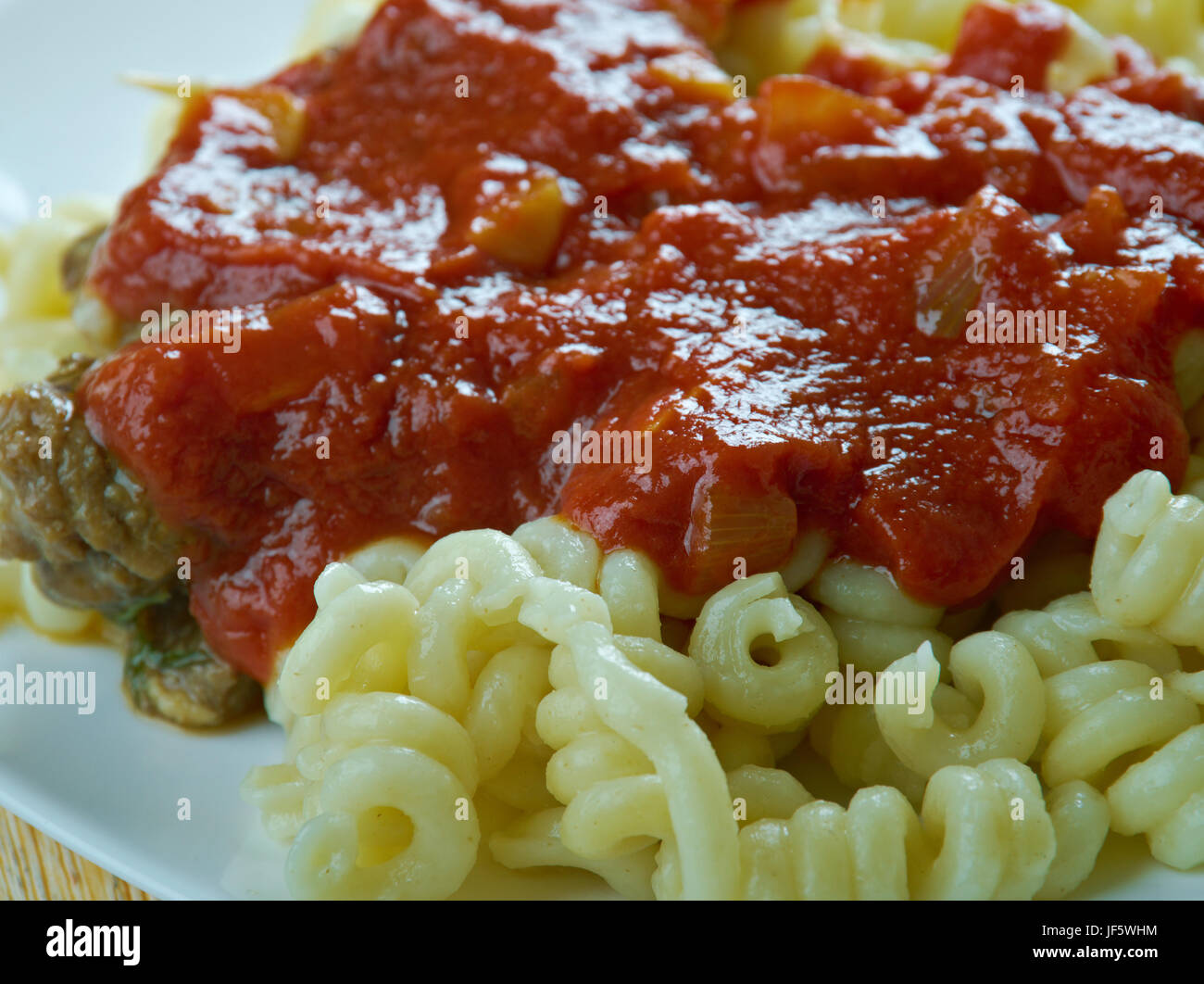 Fusilli in salsa rosa Stock Photo - Alamy