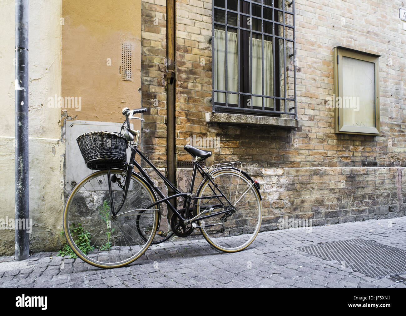Old Italian bicycle Stock Photo - Alamy