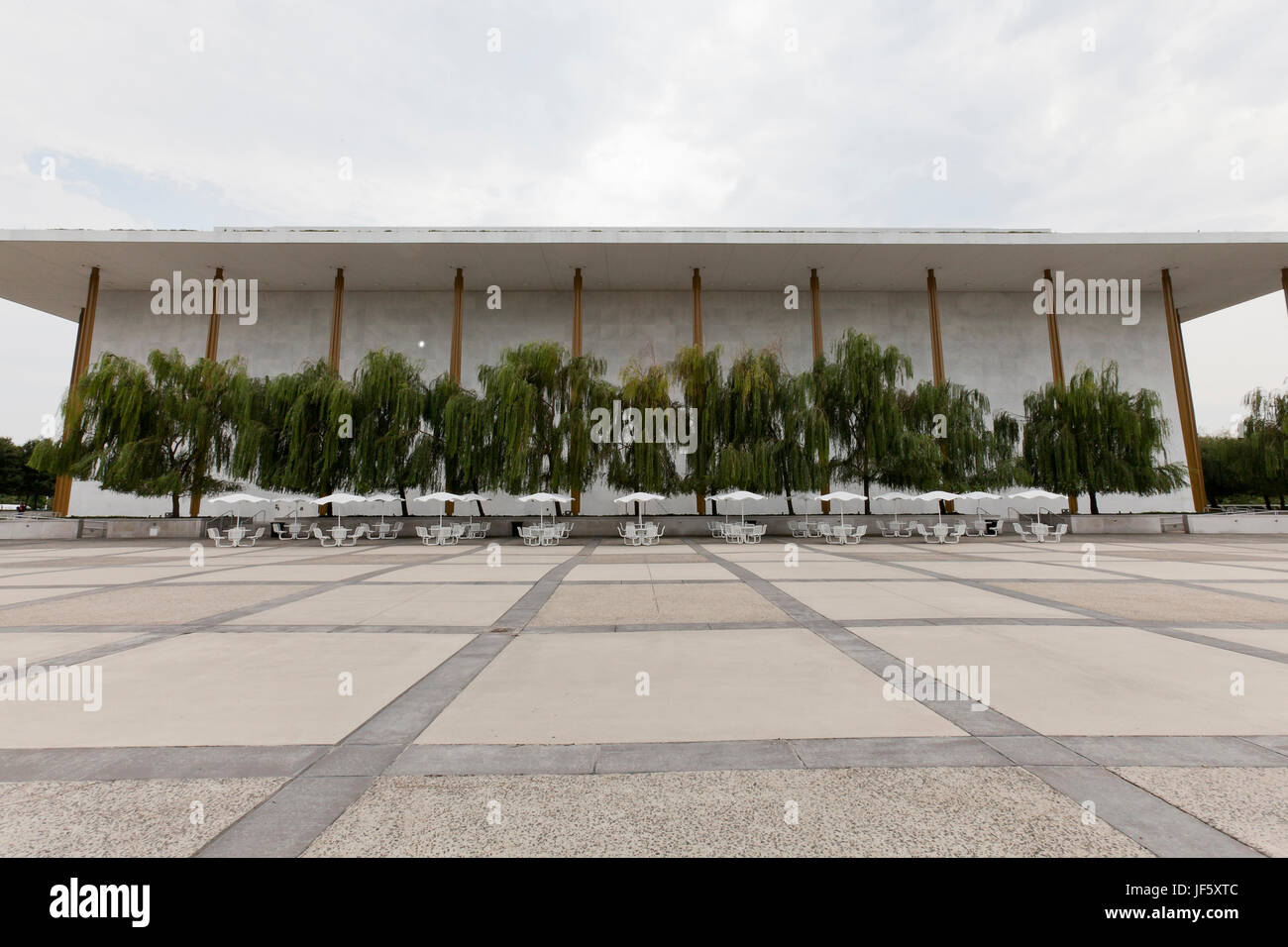 Kennedy center building washington hi-res stock photography and images ...