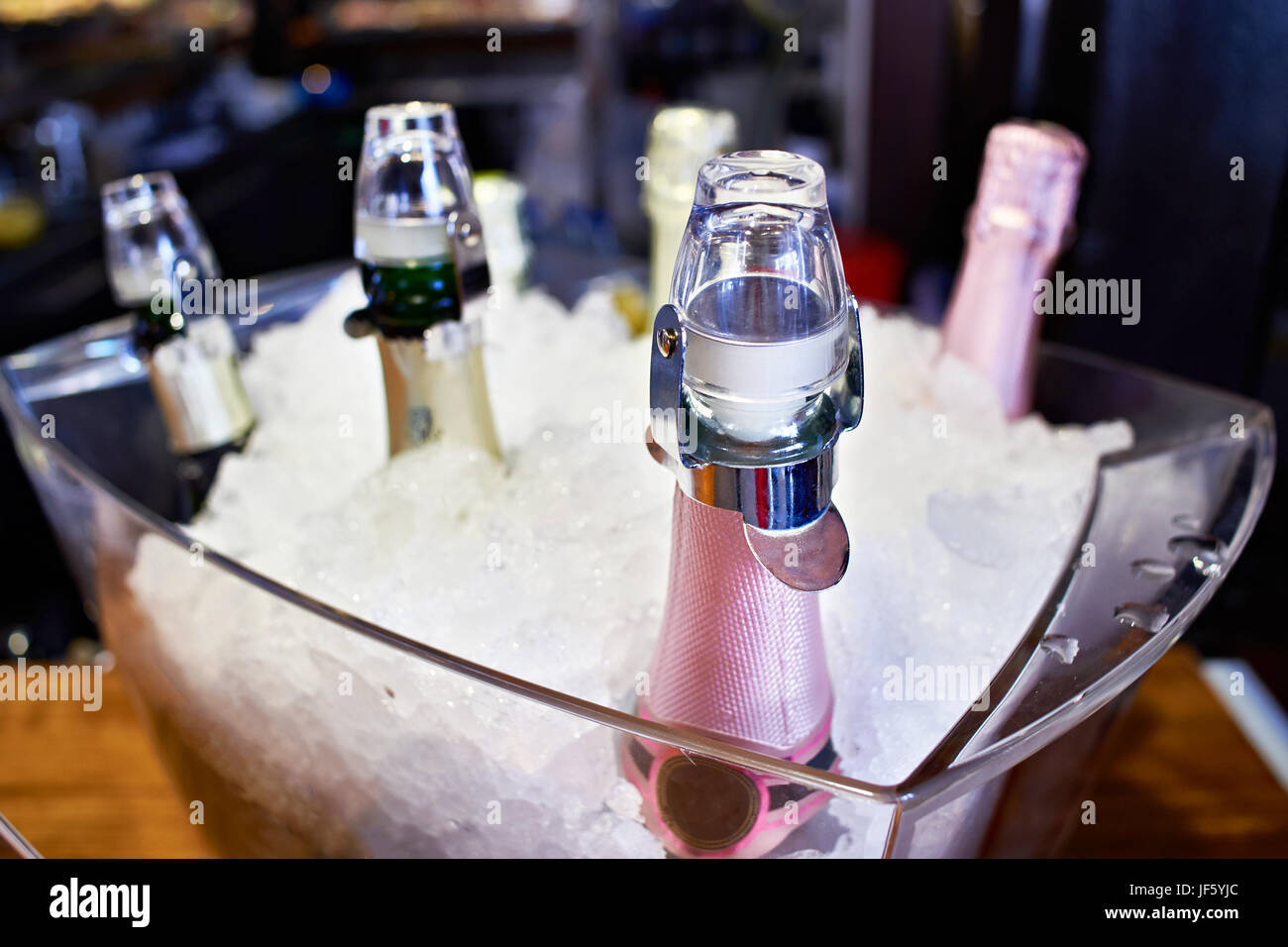 Ice cube label hi-res stock photography and images - Alamy