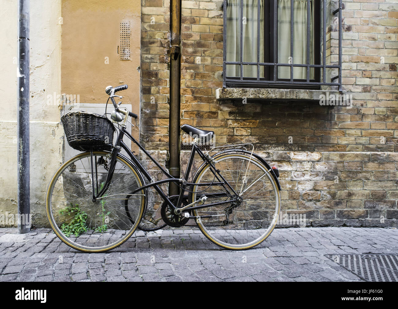 Old Italian bicycle Stock Photo - Alamy