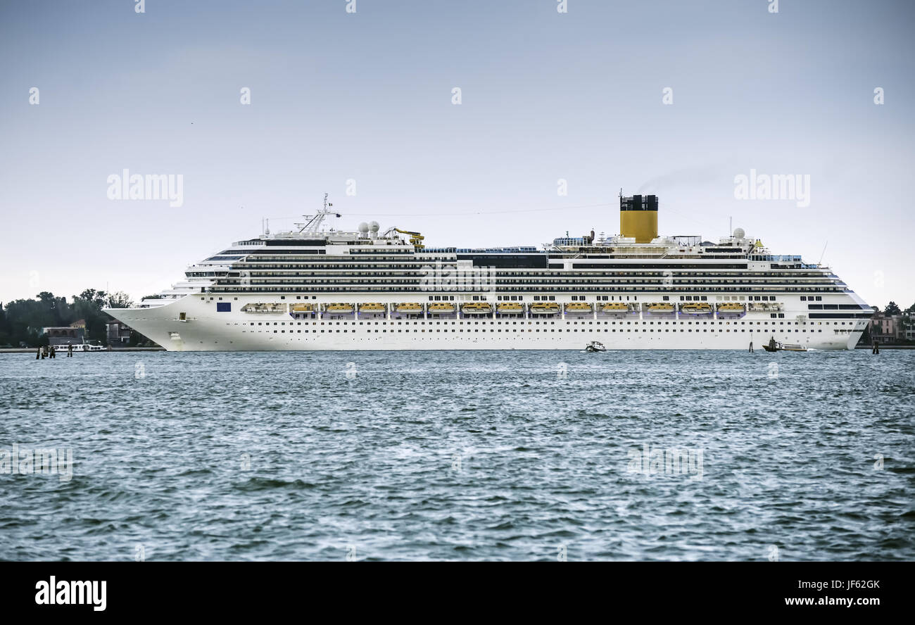 Large passenger cruise ship Stock Photo - Alamy