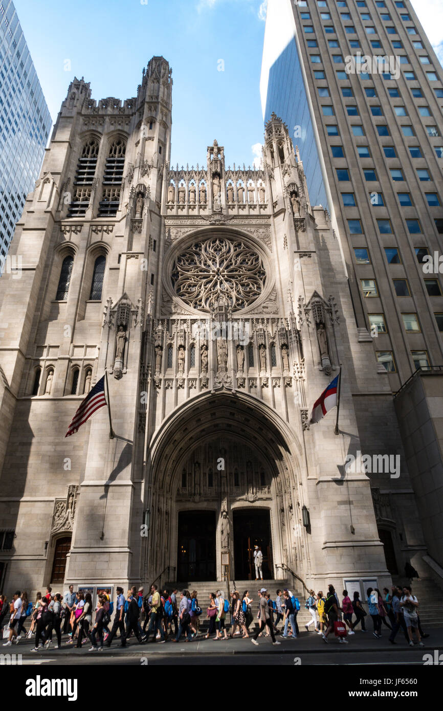 Saint thomas church fifth avenue hi-res stock photography and images - Alamy