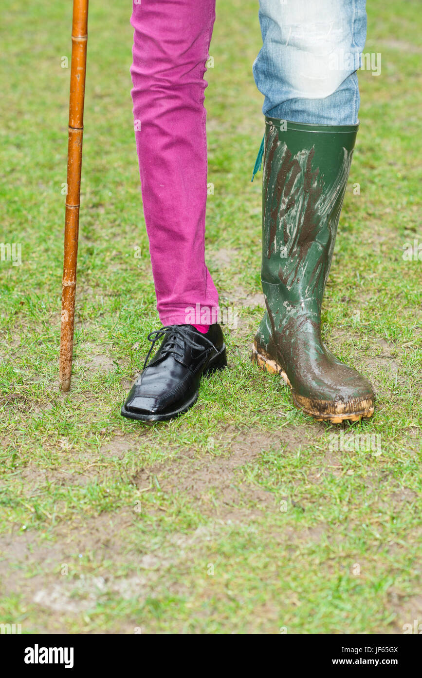 Wearing only one shoe hi-res stock photography and images - Alamy
