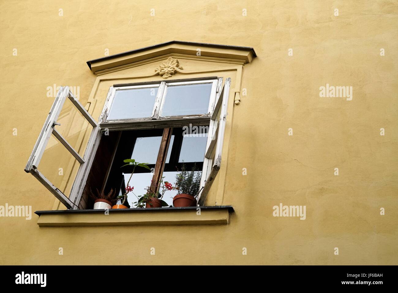 Old town window detail hi-res stock photography and images - Alamy