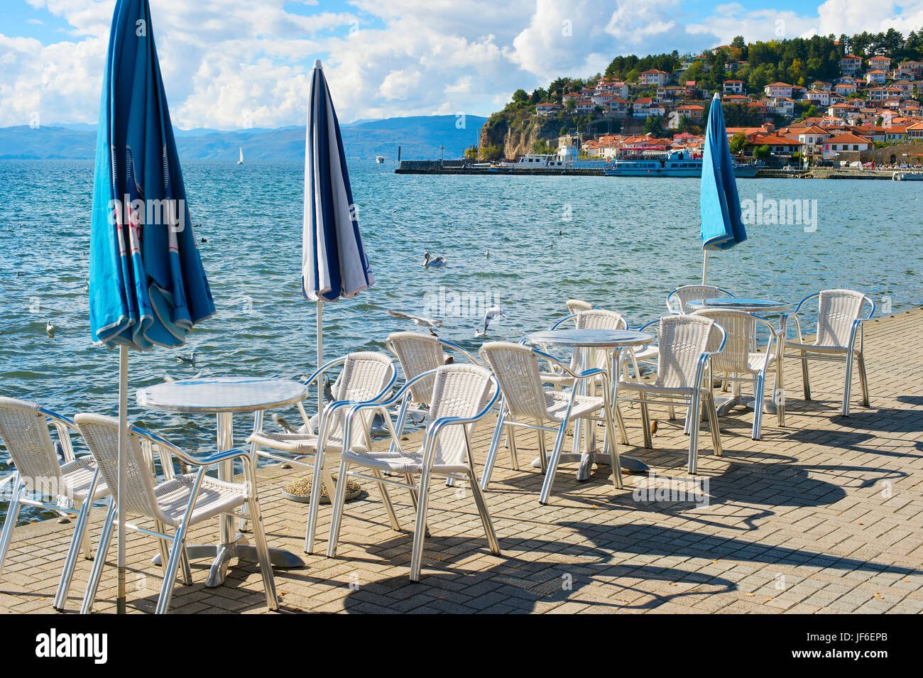 Swan bar and restaurant hi-res stock photography and images - Alamy