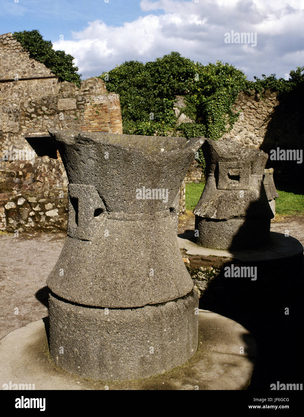 Stone age grinding stone hi-res stock photography and images - Alamy