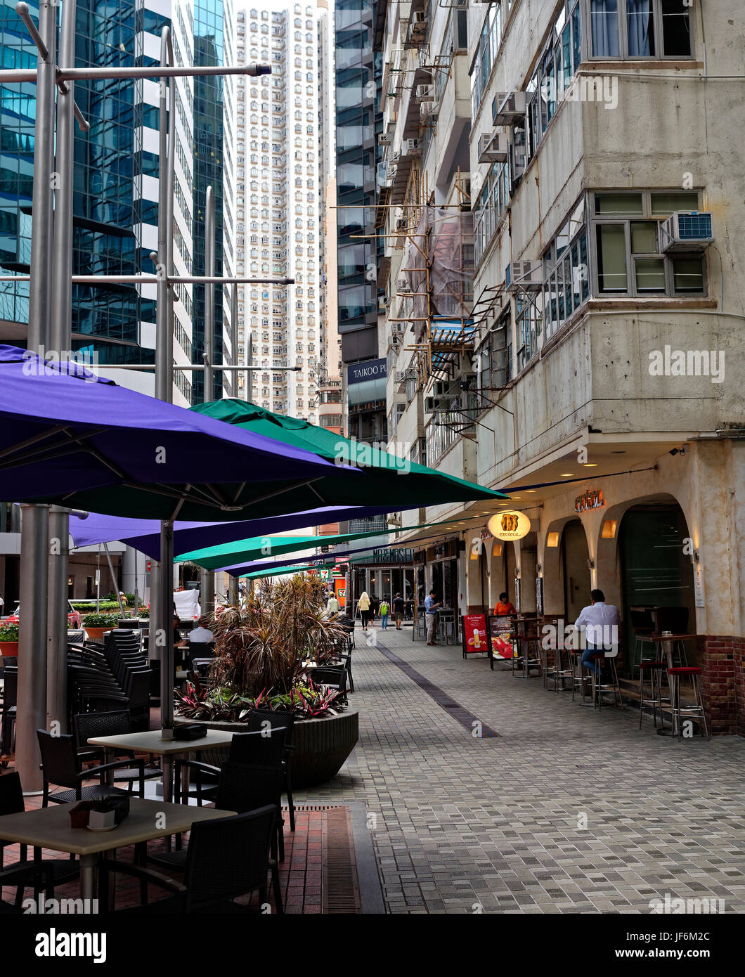 High rise buildings with ground level human space dominate Hong Kong ...