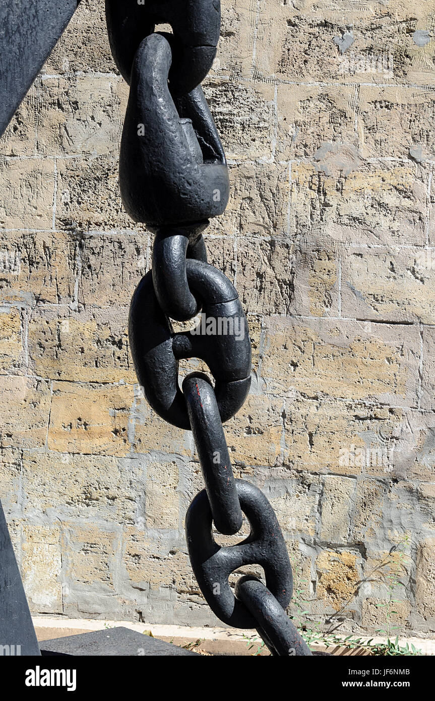 Large anchor chain hi-res stock photography and images - Alamy