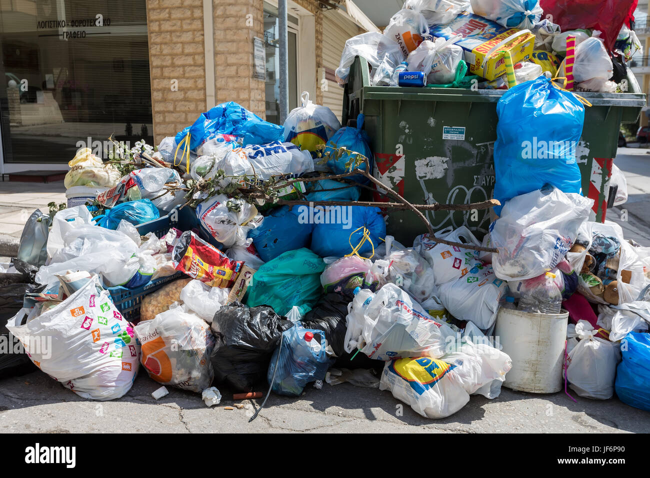 Thessaloniki waste disposal hi-res stock photography and images - Alamy