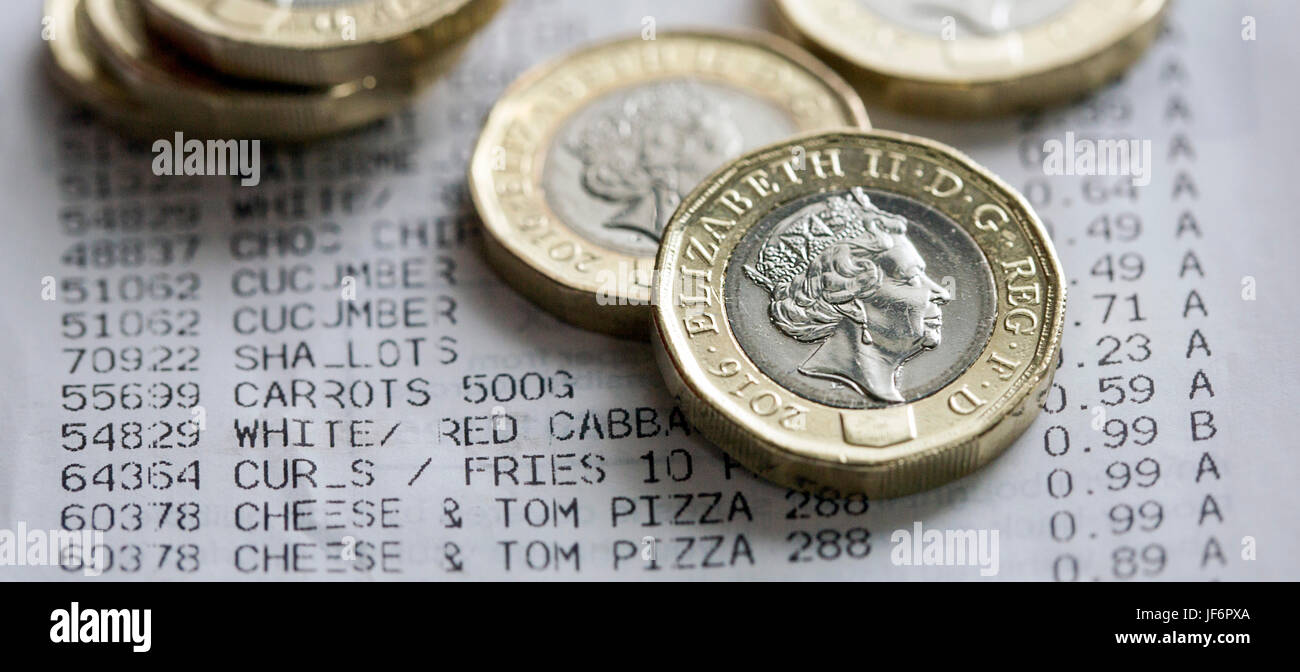 Queens head on coin hi-res stock photography and images - Alamy