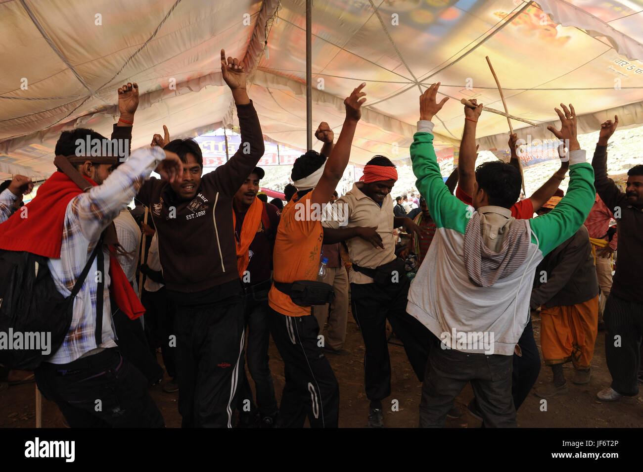 Pilgrim dancing, amarnath yatra, jammu Kashmir, india, asia Stock Photo ...