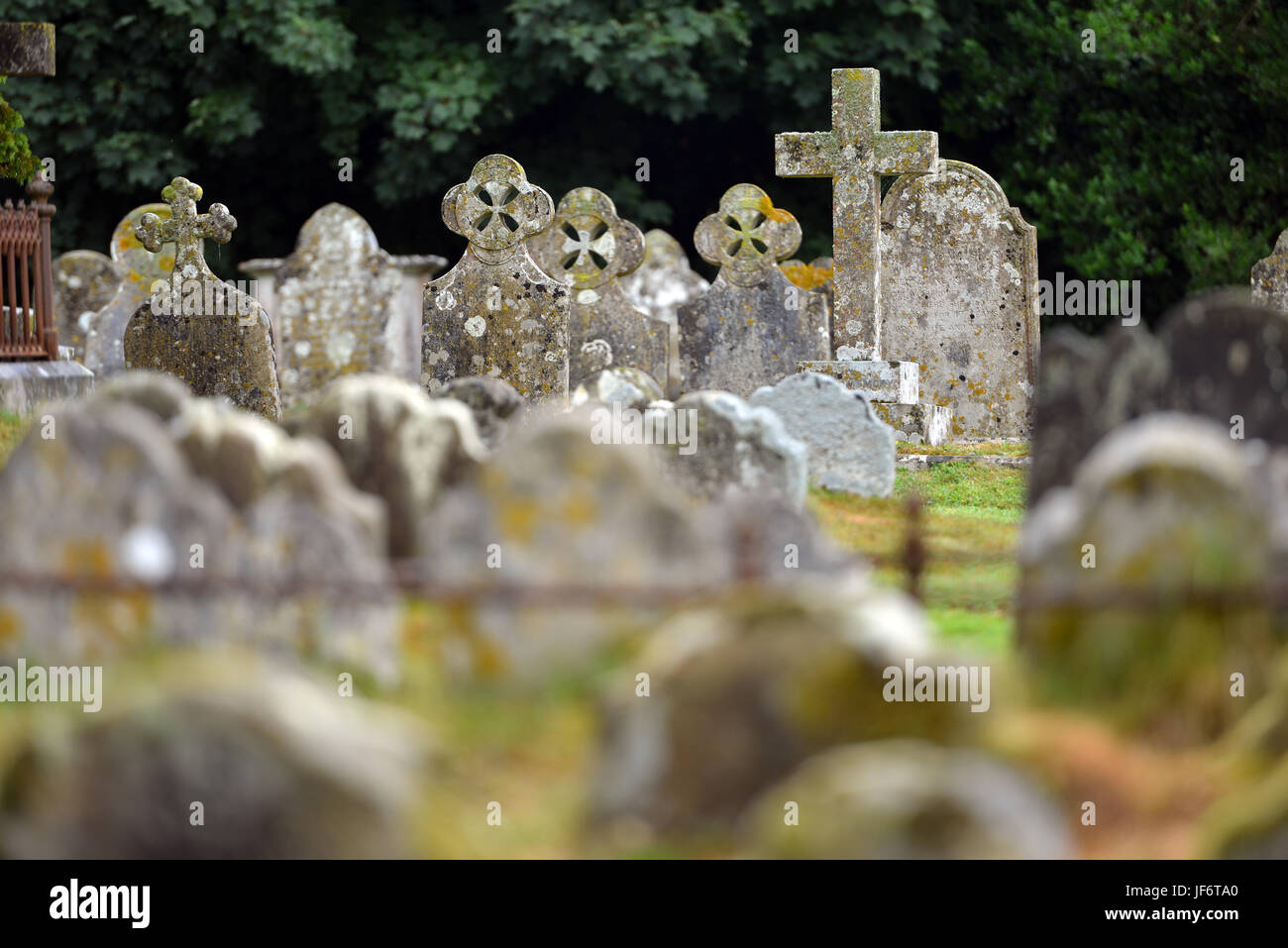 Graves cemetery graveyard churchyard hi-res stock photography and images - Alamy