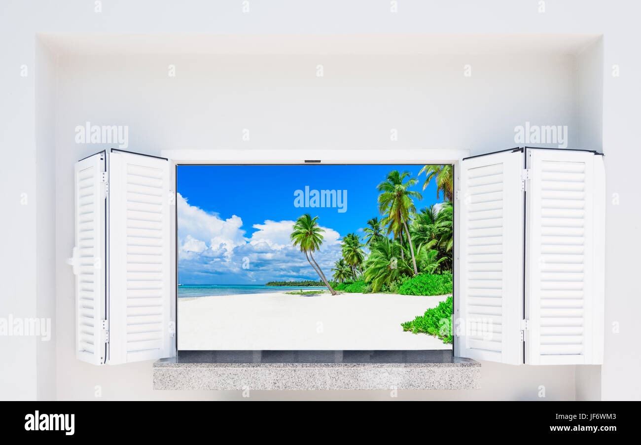 Modern house overlooking ocean hi-res stock photography and images - Alamy