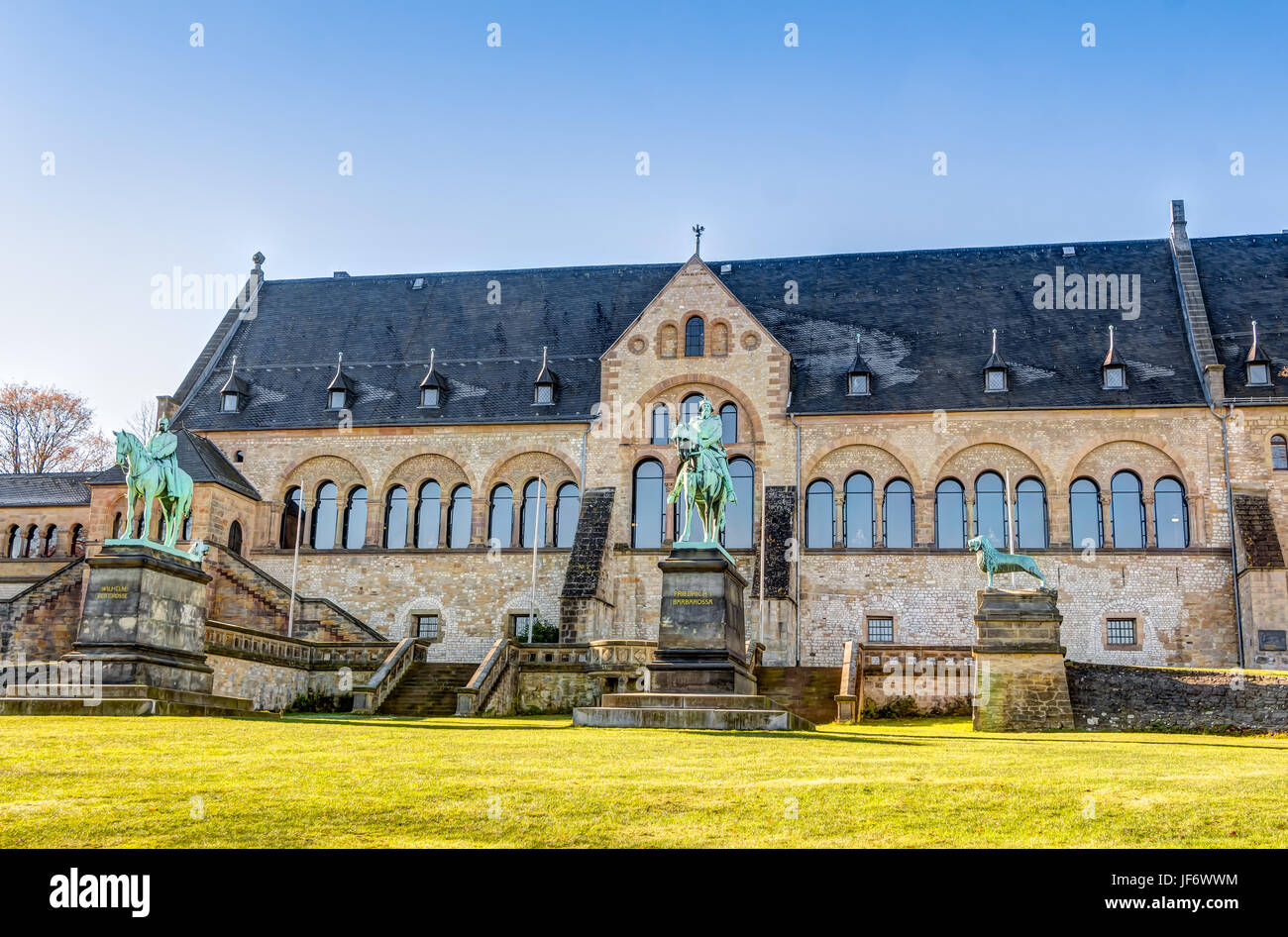 Two storey palace hi-res stock photography and images - Alamy