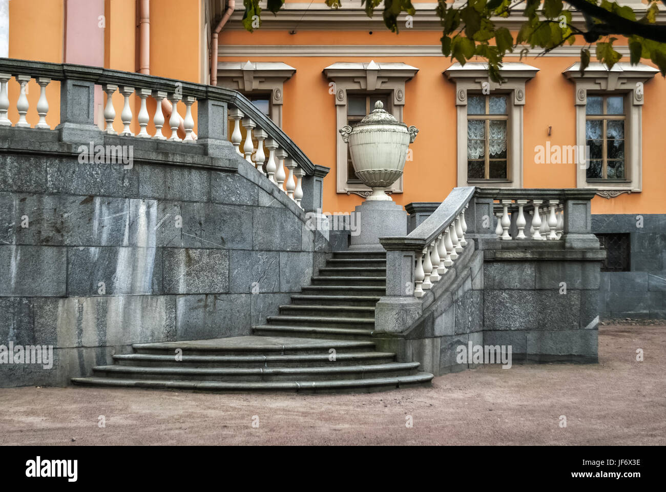 Front yard stairs hi-res stock photography and images - Alamy