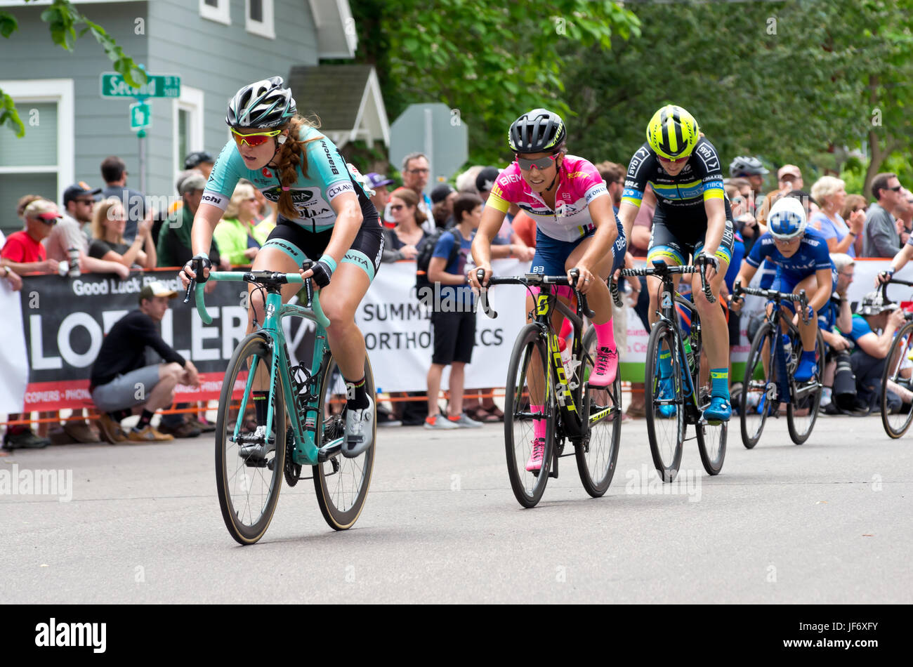 Professional women cyclists hi-res stock photography and images - Alamy