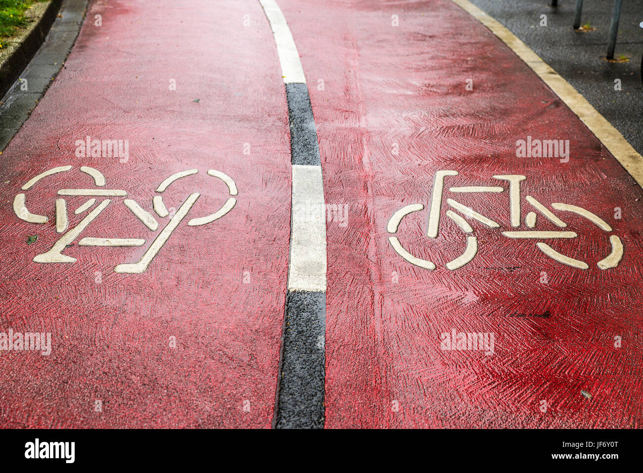 Bicycle road sign on bike lane in Dusseldorf, Germany Stock Photo - Alamy