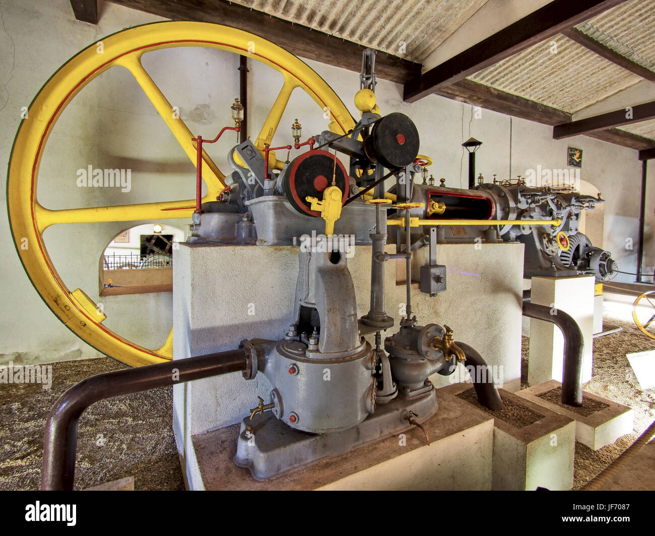 The 1898 Piguet steam engine with dynamo, an early piece of engineering ...