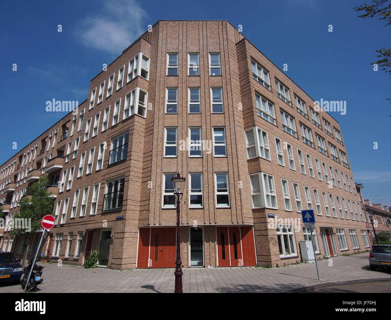 The intersection of Hofmeyerstraat and Transvaalkade is a notable urban ...