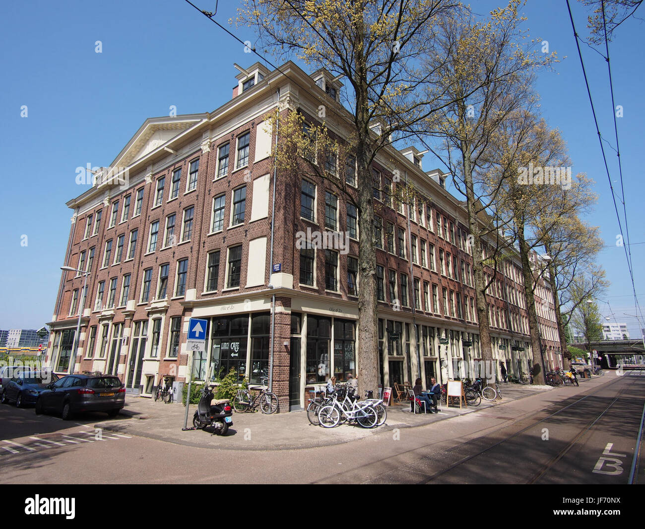 The intersection of Lijndenstraat and Czaar Peterstraat in Amsterdam ...