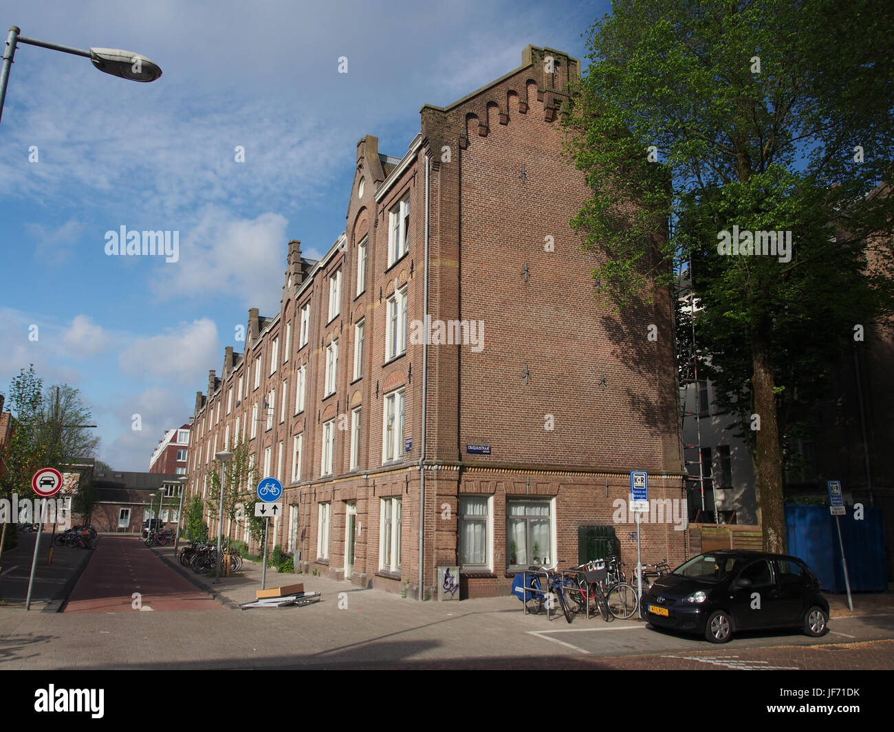 Intersection of Kraijenhoffstraat and Cruquiusstraat in Amsterdam, an ...
