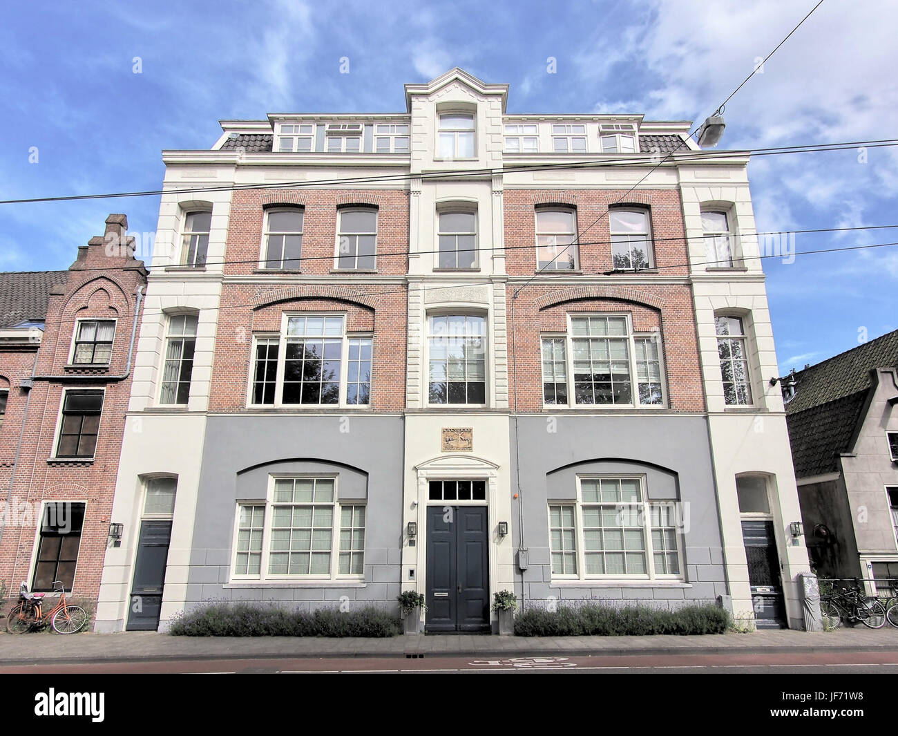 A view of Marnixstraat 285, showcasing the architecture and atmosphere ...