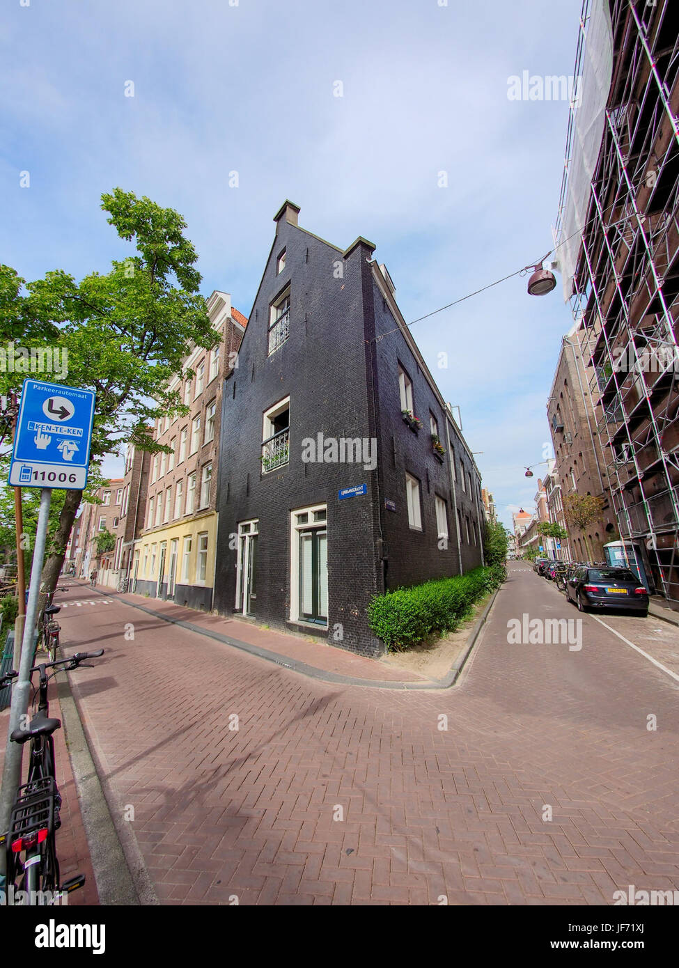 Intersection of Lijnbaansgracht and Gietersstraat, Amsterdam, showing a ...