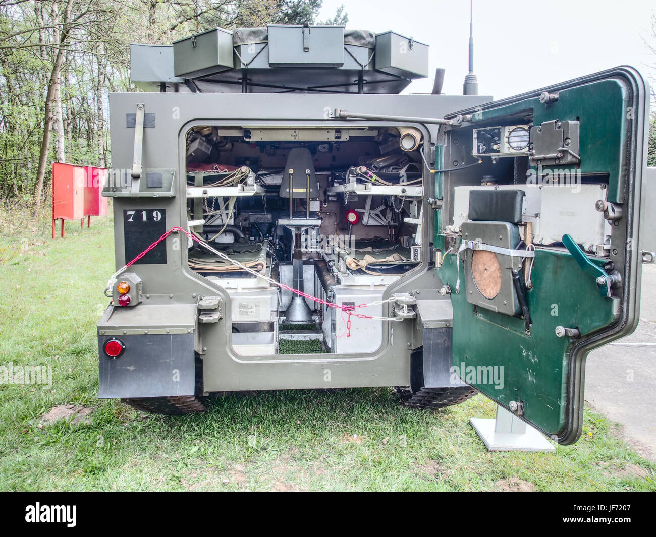 The CVRT Samaritan is a military ambulance used by the Belgian Army ...