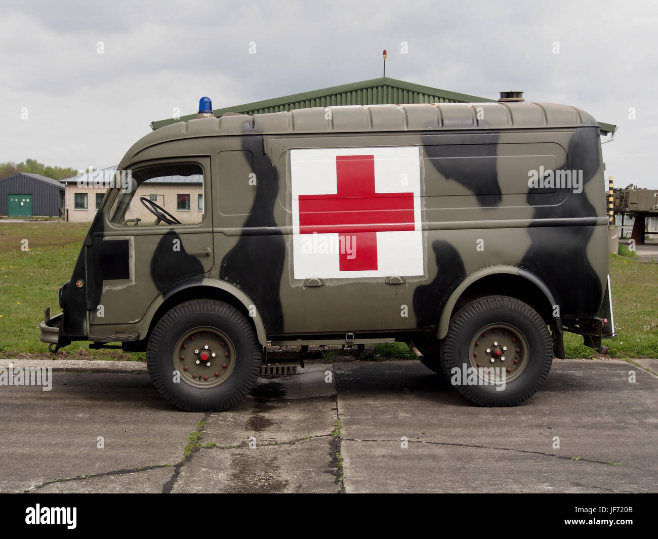 Renault r2087 military ambulance hi-res stock photography and images ...