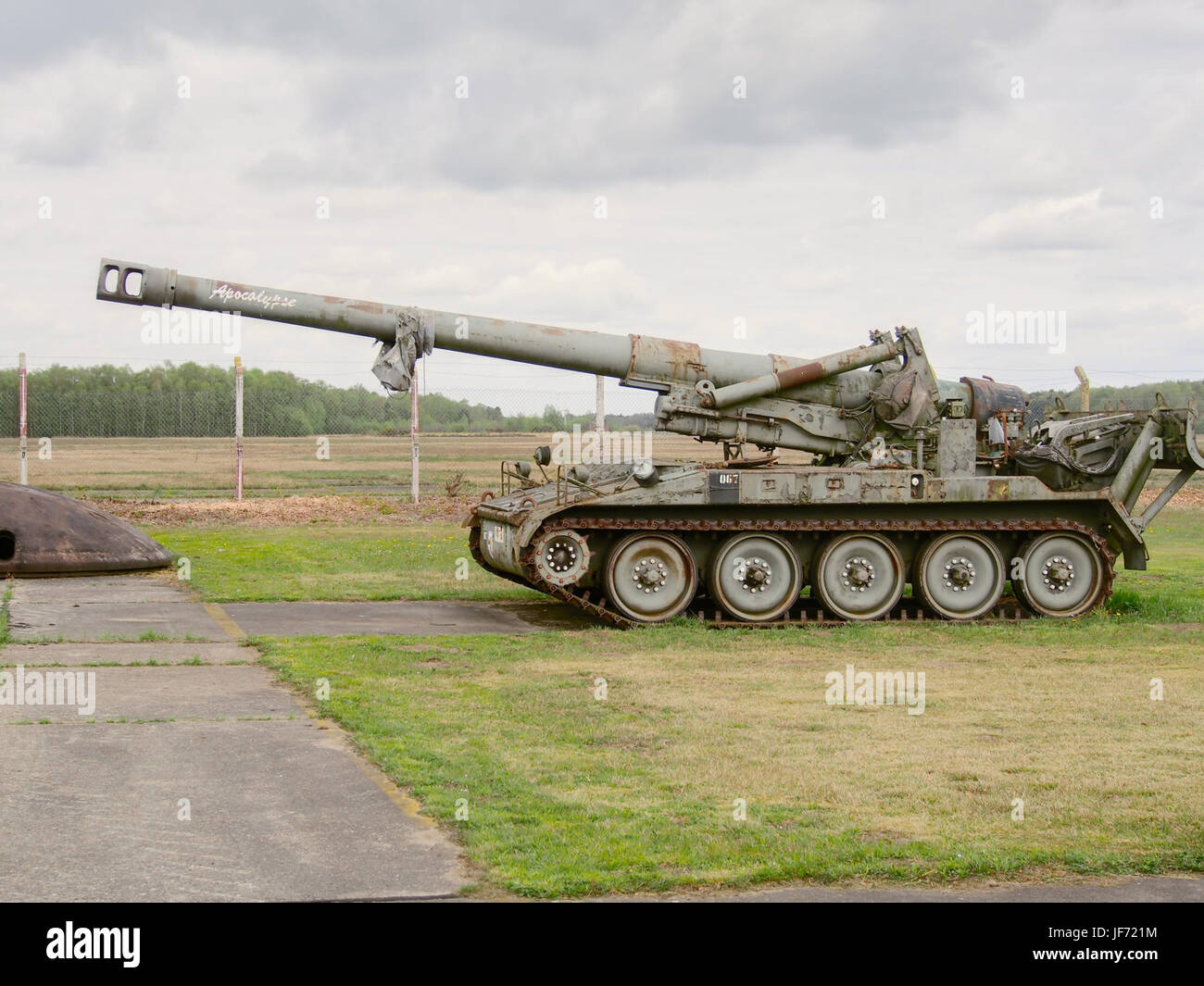 The M110 SP Howitzer is a self-propelled artillery piece used by the ...