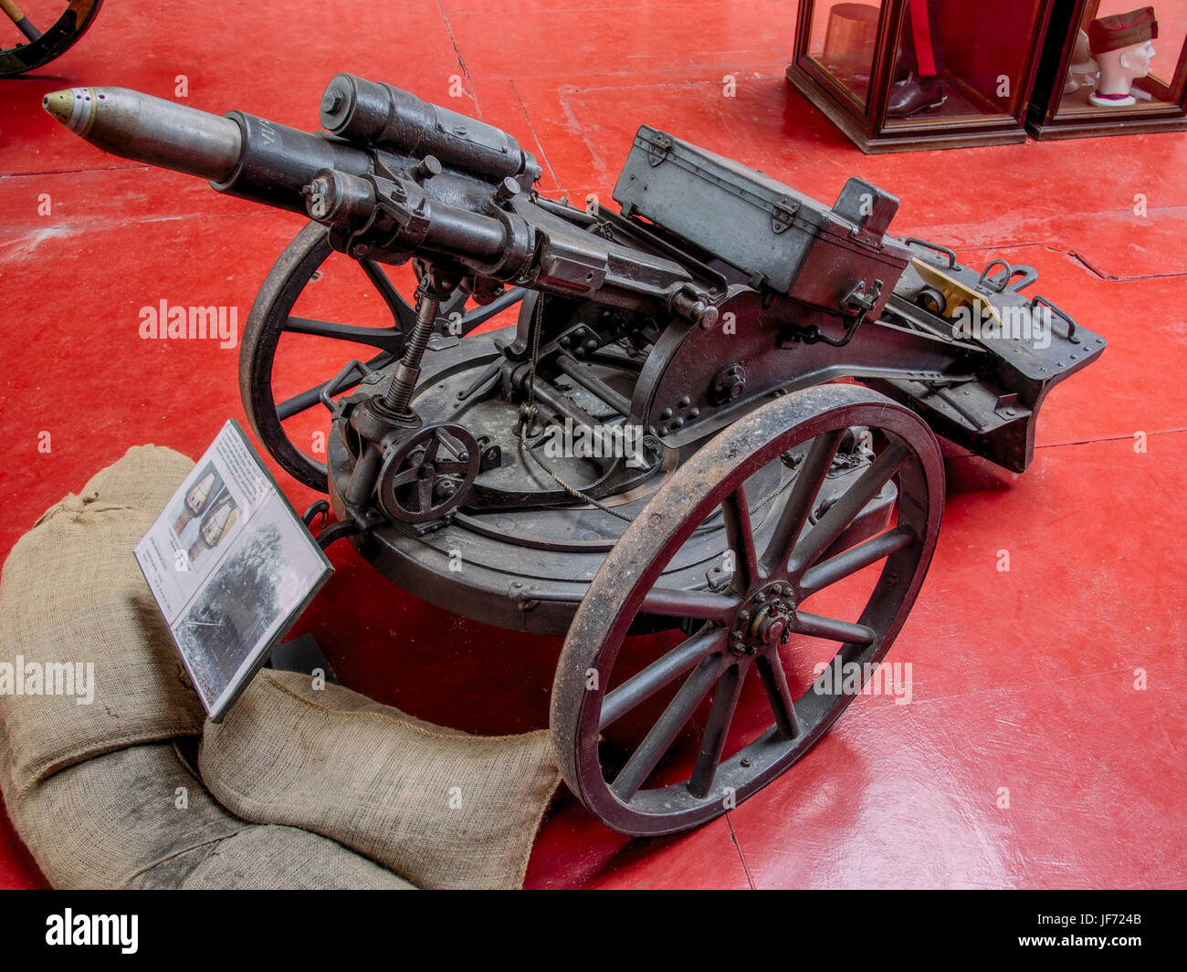 The Leichte Minenwerfer Model 1916, a German World War I light mortar ...