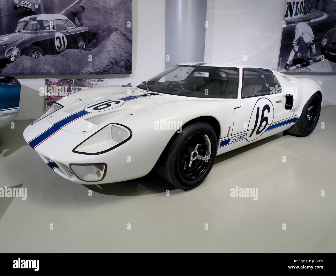 The 1967 Ford GT40, equipped with a V8 4727cc engine producing 335hp ...