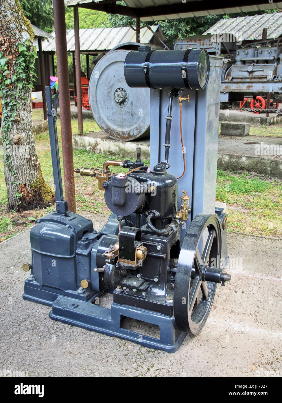 The Mot1eur, an early 20th-century engine displayed at the Musée ...