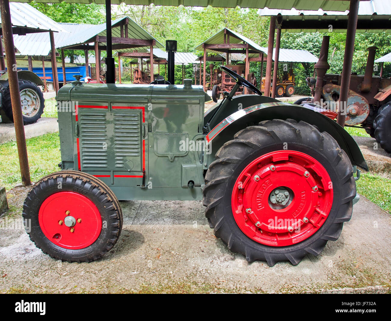 Renault tracteur hi-res stock photography and images - Alamy
