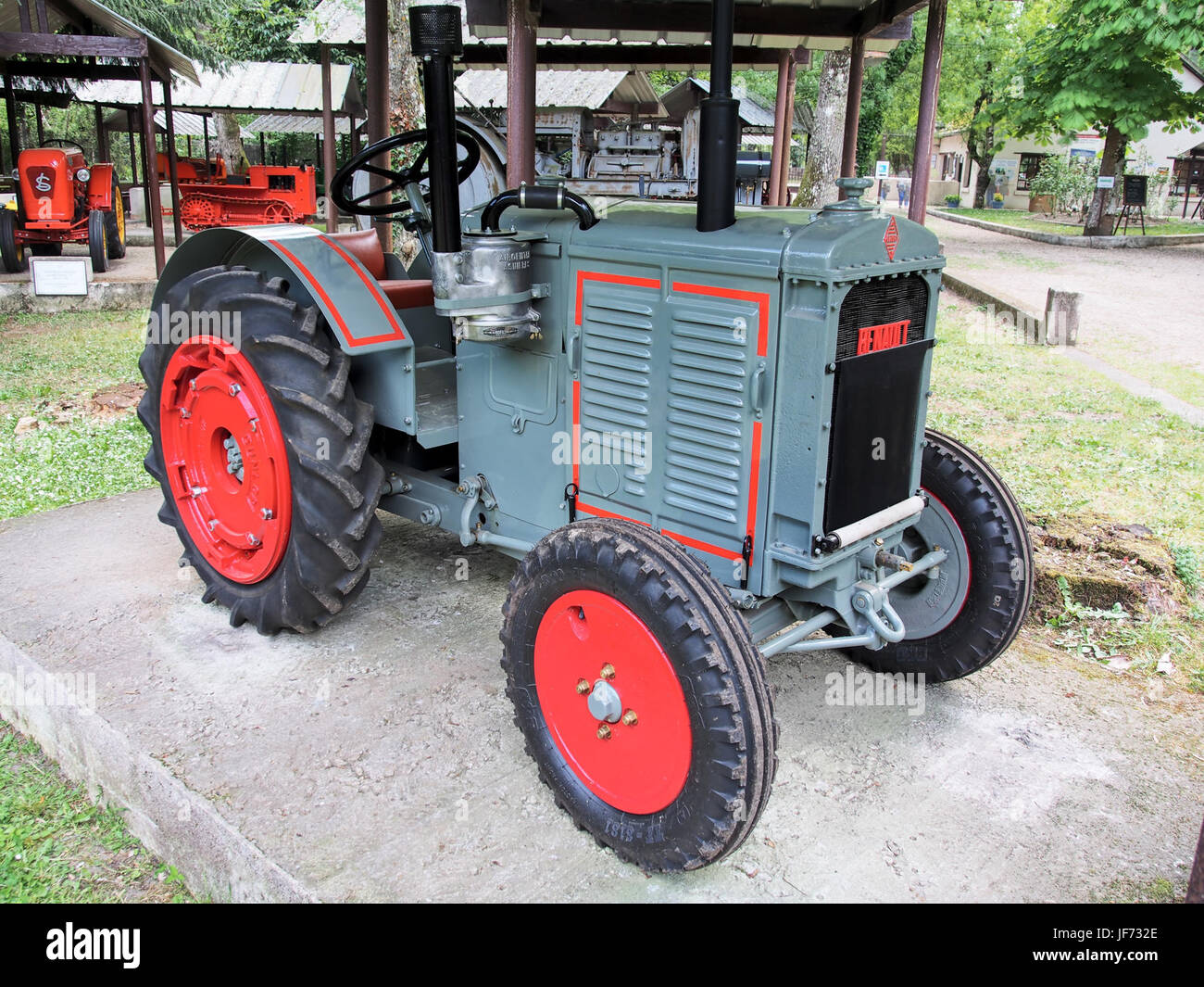 The Renault Tracteur on display at the Musée Maurice Dufresne is a ...