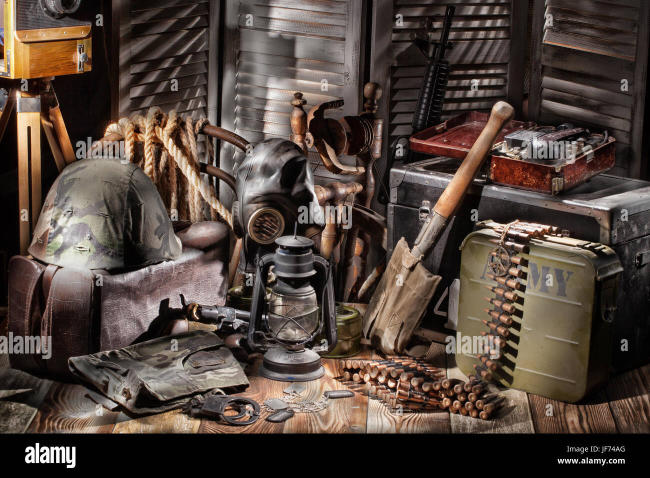 Retro radio mask symbol hi-res stock photography and images - Alamy