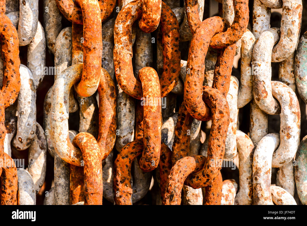Rusty chain background Stock Photo - Alamy