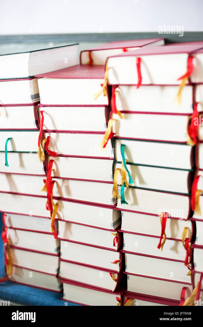Hymnal books hi-res stock photography and images - Alamy