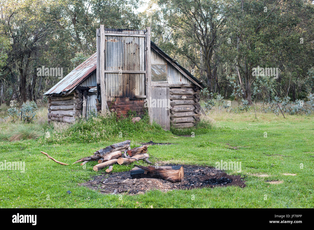 Hut in the Victorian alps Stock Photo - Alamy