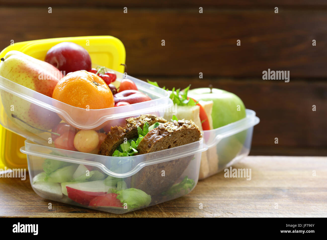 Lunch box for healthy eating at the office and school Stock Photo - Alamy