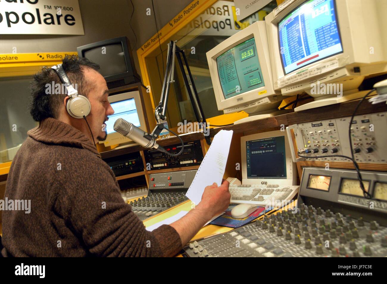 Radio popolare hi-res stock photography and images - Alamy