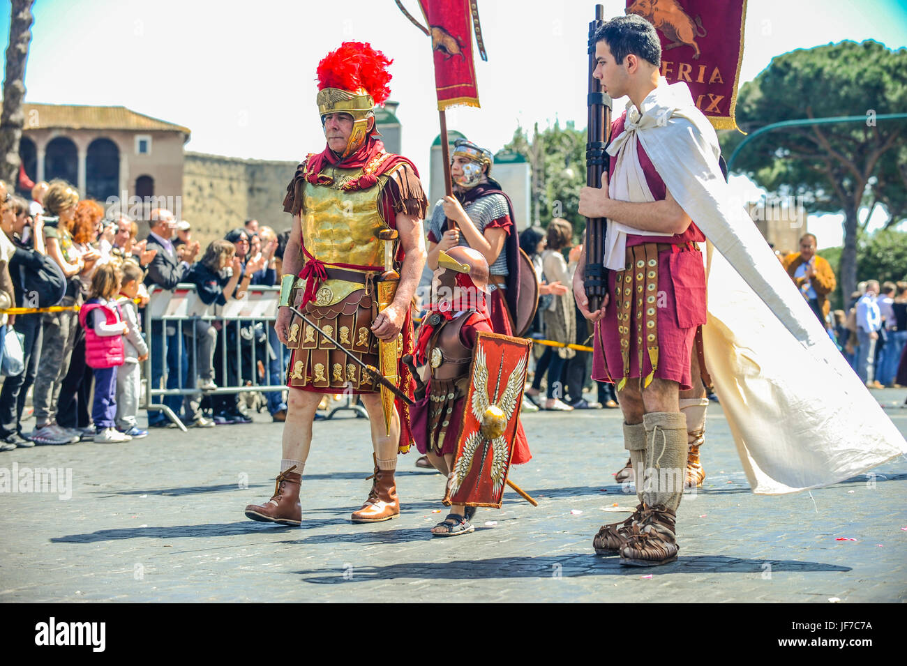 Roman army shield wall hi-res stock photography and images - Alamy