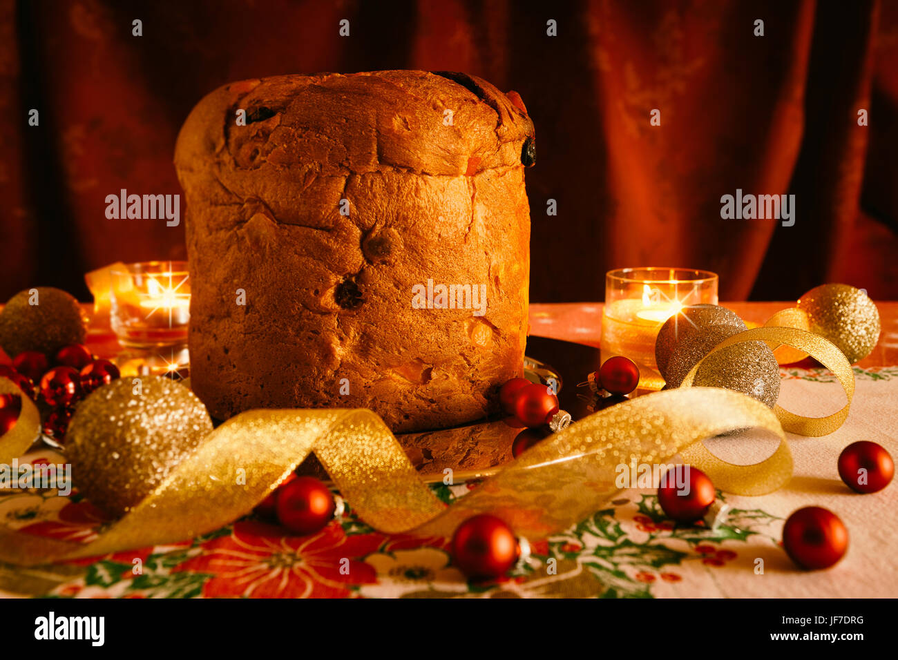 Christmas decorations traditional italian hi-res stock photography and ...