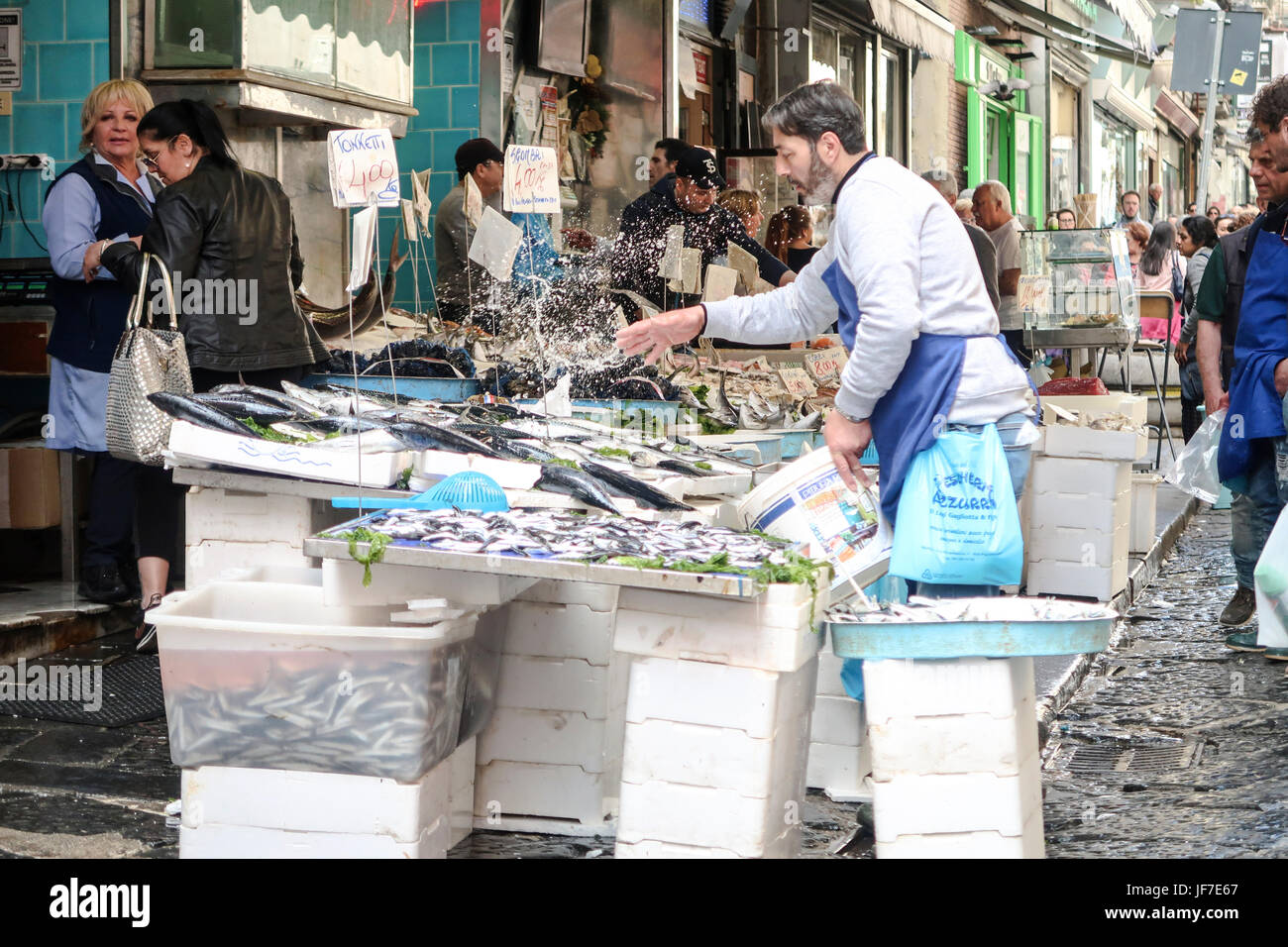napoli, stands at the fish market Stock Photo - Alamy