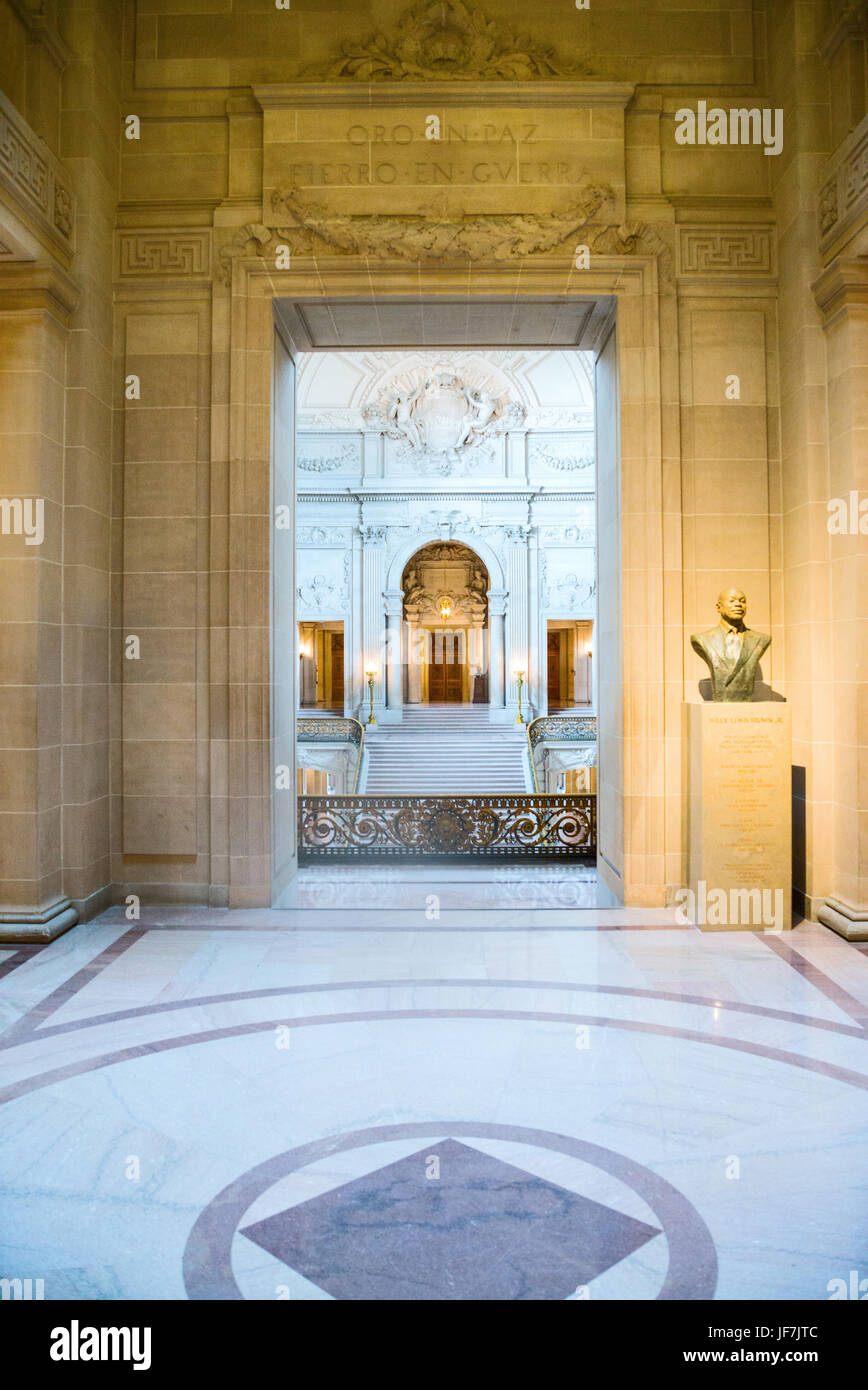 Center area hi-res stock photography and images - Alamy