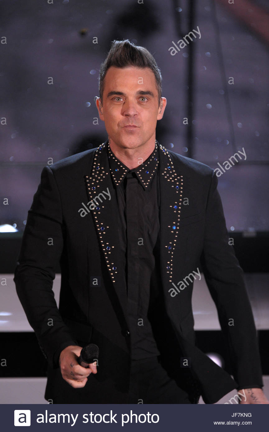 Robbie Williams High Resolution Stock Photography and Images - Alamy