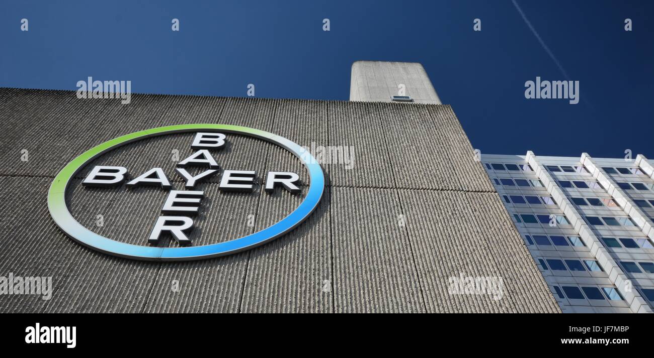 Bayer pharma laboratory hi-res stock photography and images - Alamy