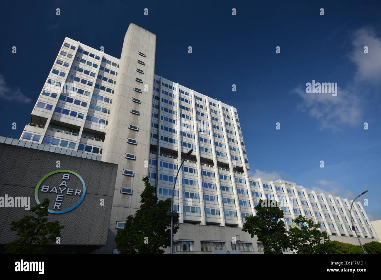 Bayer pharma laboratory hi-res stock photography and images - Alamy
